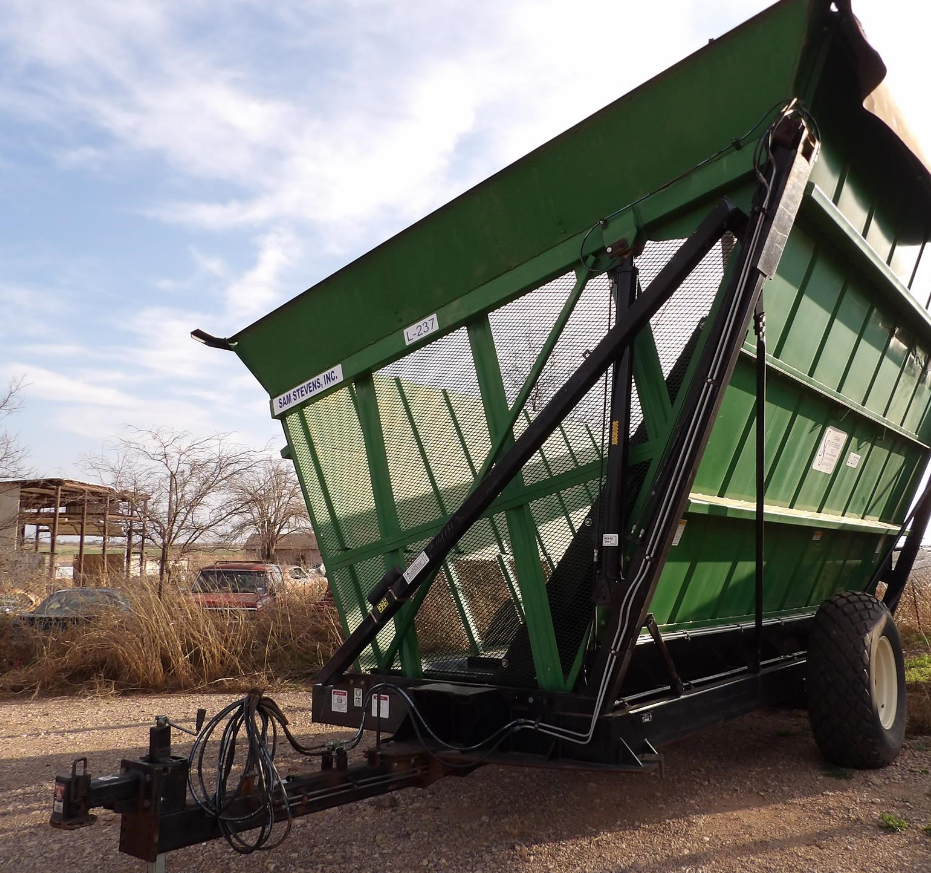 Tractor Zoom - Sam Stevens L237