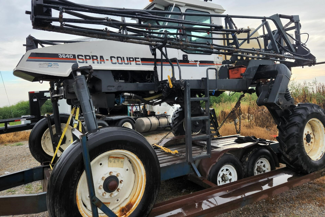 SOLD - Spra-Coupe 3640 Chemical Applicators with 60 ft | Tractor Zoom