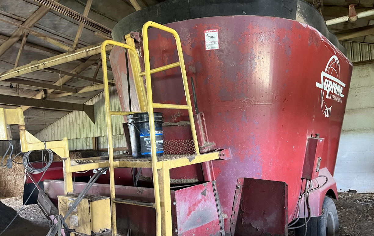 Supreme 700T Hay and Forage Grinders/Mixers for Sale | Tractor Zoom