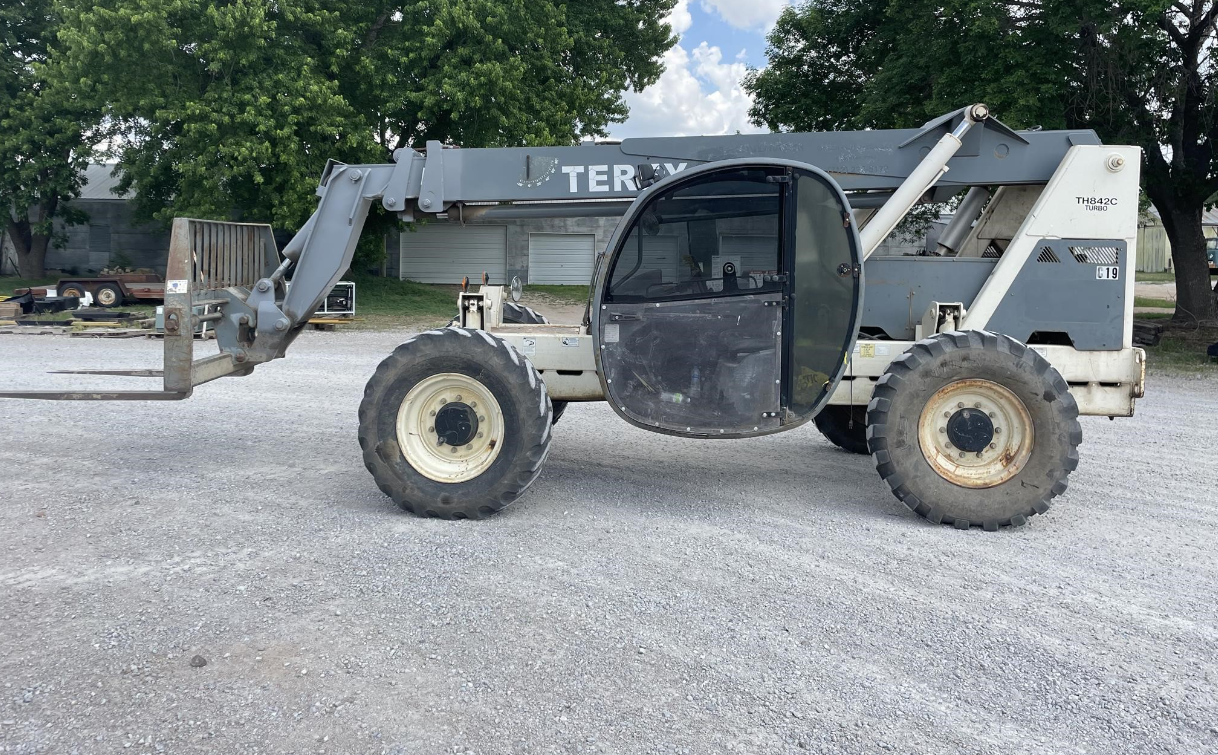 SOLD - Terex TH842C Construction Telehandlers | Tractor Zoom