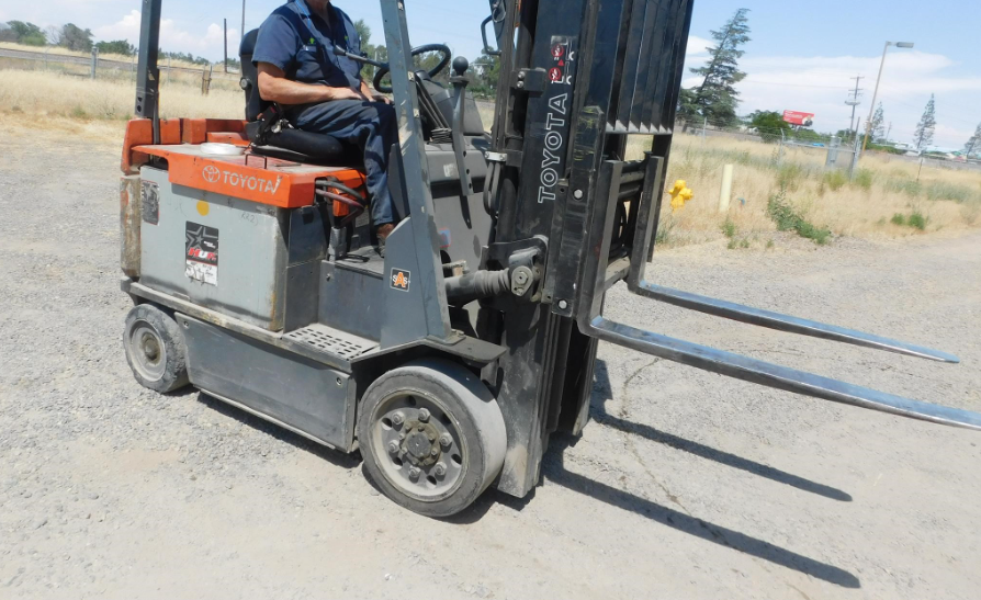 Toyota 7FBCU25 Construction Forklifts for Sale | Tractor Zoom