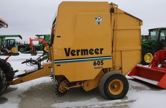 SOLD - Vermeer 605L Hay and Forage Balers - Round | Tractor Zoom